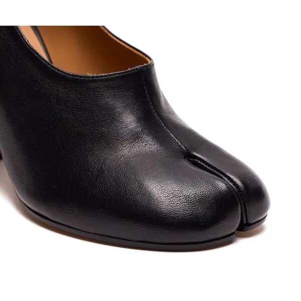MAISON MARGIELA Tabi Pumps - Black
