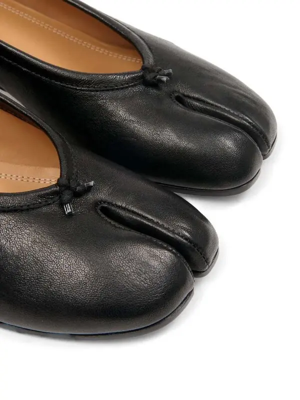 MAISON MARGIELA Tabi Pumps - Black