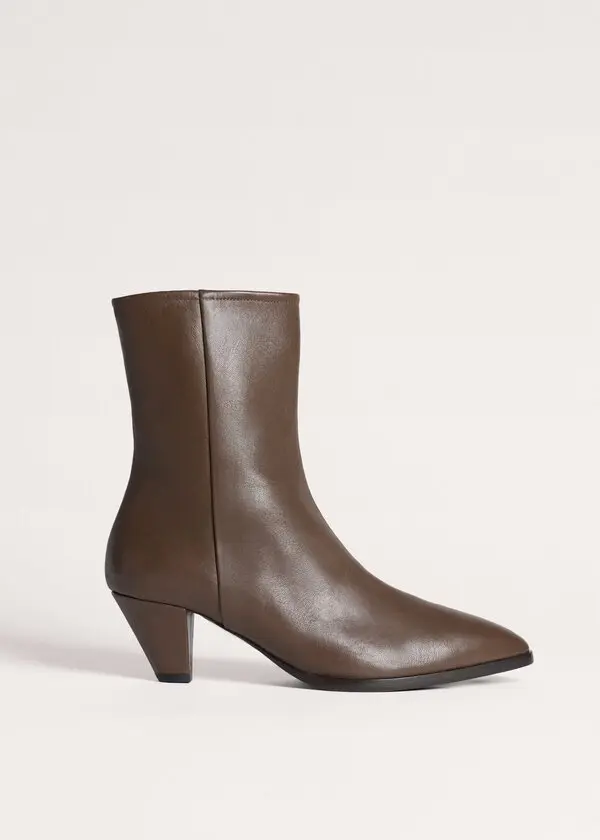 ME+EM Soft Point Cone Heel Boot