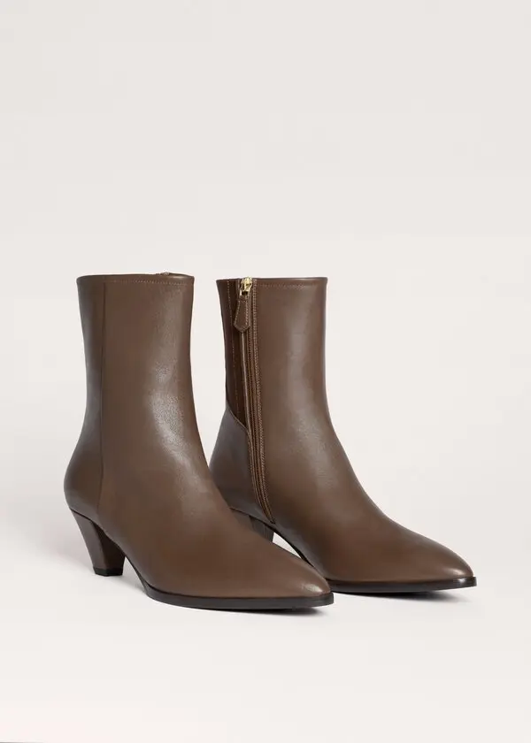 ME+EM Soft Point Cone Heel Boot
