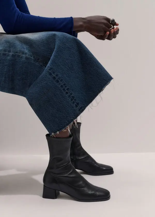 ME+EM Low Block High Ankle Stretch Boot