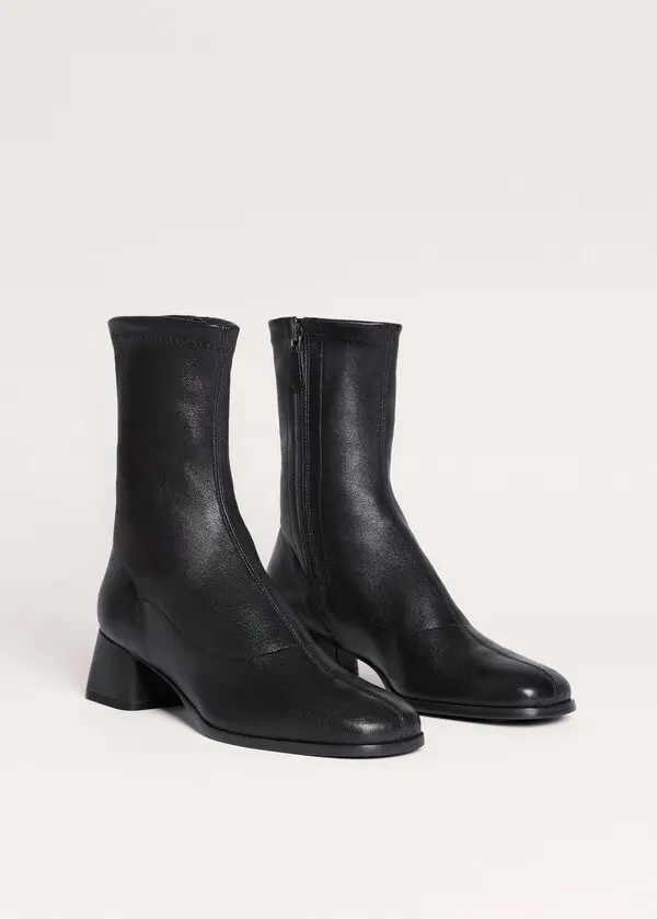 ME+EM Low Block High Ankle Stretch Boot