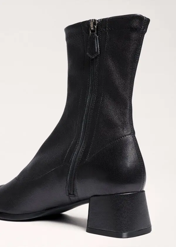 ME+EM Low Block High Ankle Stretch Boot