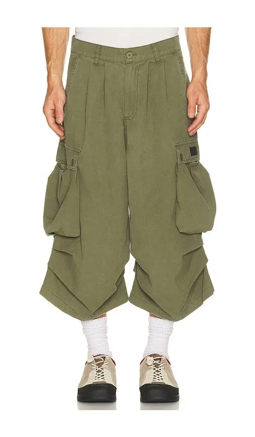STRIKE OIL Oversized Cargo Shorts