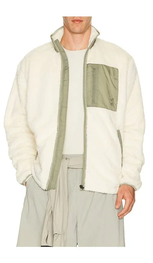 On Ascent Fleece Jacket In Cream