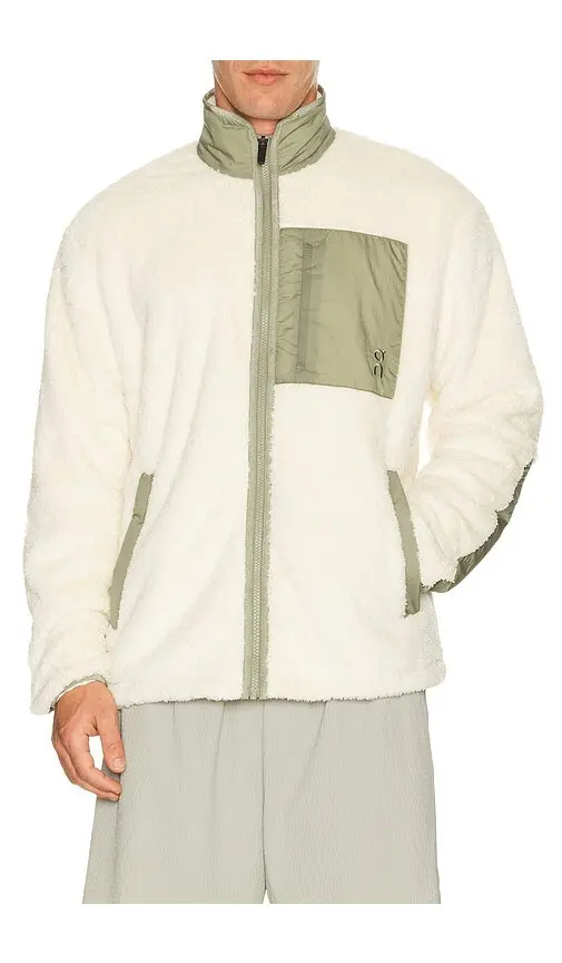 On Ascent Fleece Jacket In Cream