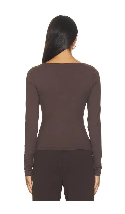 Susana Monaco Essential Scoop Front Long Sleeve Top In Brown