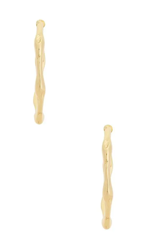 Ettika Classical Wave Hoops In Metallic