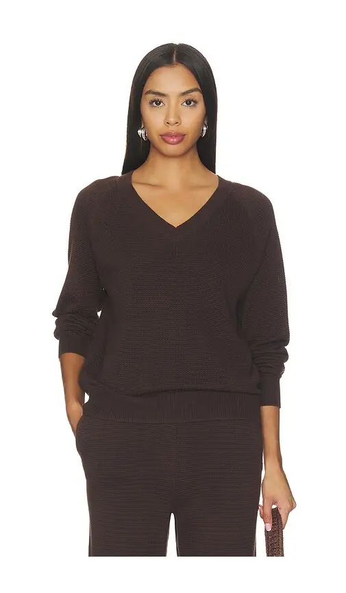 STITCHES & STRIPES Devoe V-neck In Brown - Carob