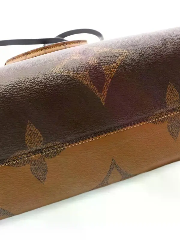 LOUIS VUITTON Large On-the-go Mm Monogram Handbag