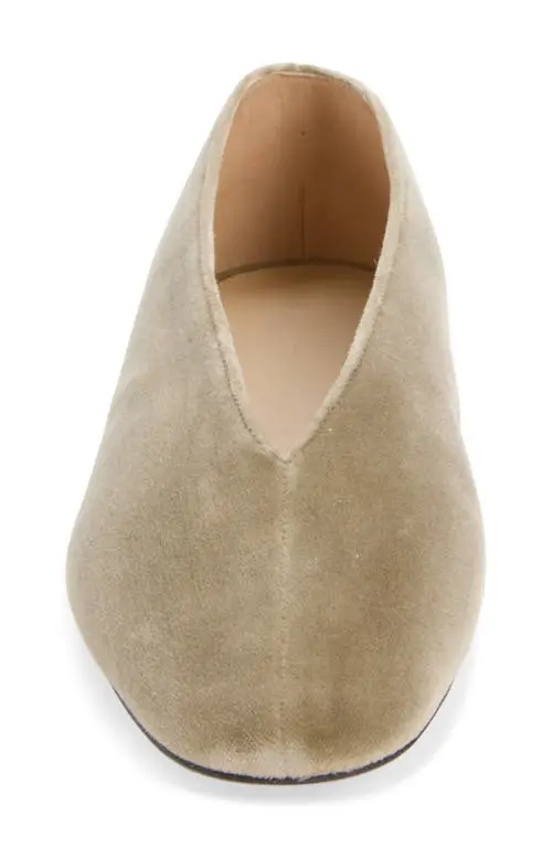 Le Monde Beryl Olympia Velveteen Slipper