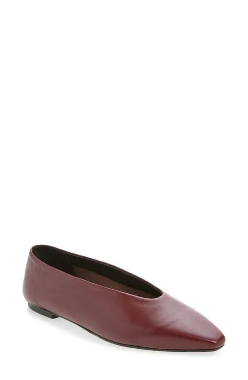 AeydĒ Betty Flat - Port
