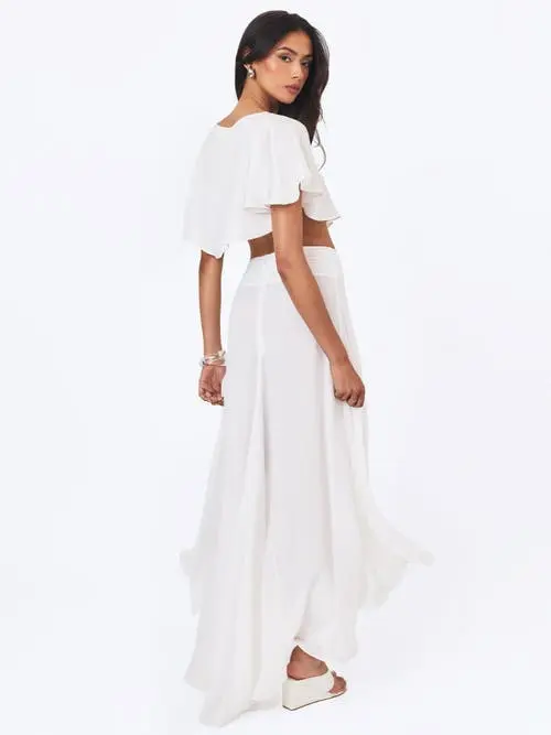 MISS CIRCLE NEW YORK Yarae Satin Boat Neck Cape Top
