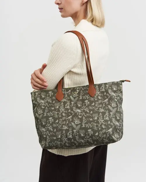 FABLE ENGLAND Edith Orla Scene Print Tote Purse