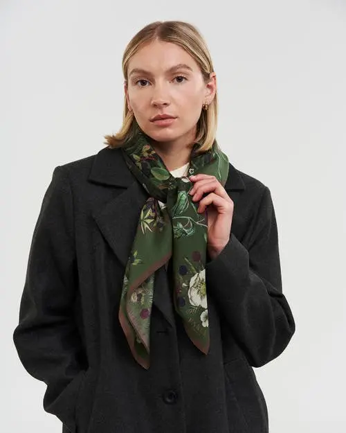 FABLE ENGLAND Orla Narrative Medium Square Scarf