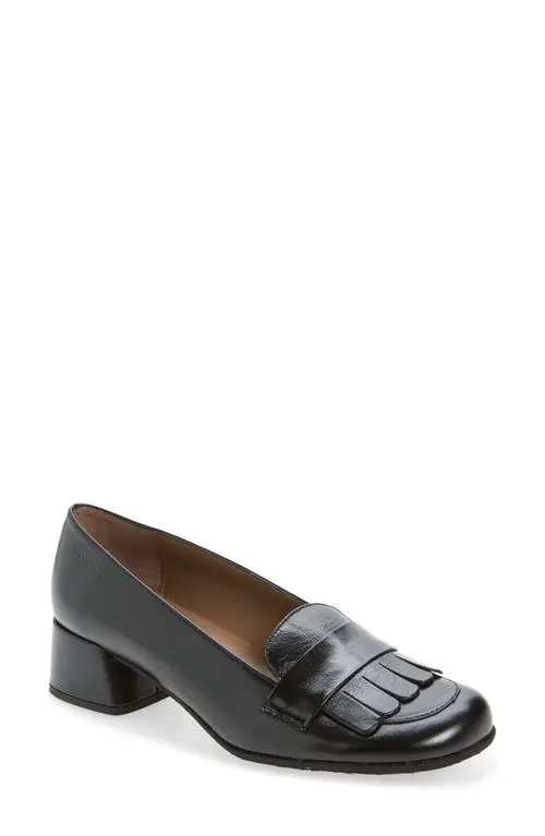 WONDERS Kiltie Loafer Pump - Black