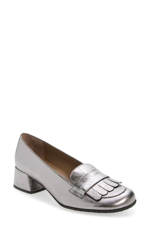 WONDERS Kiltie Loafer Pump - Silver