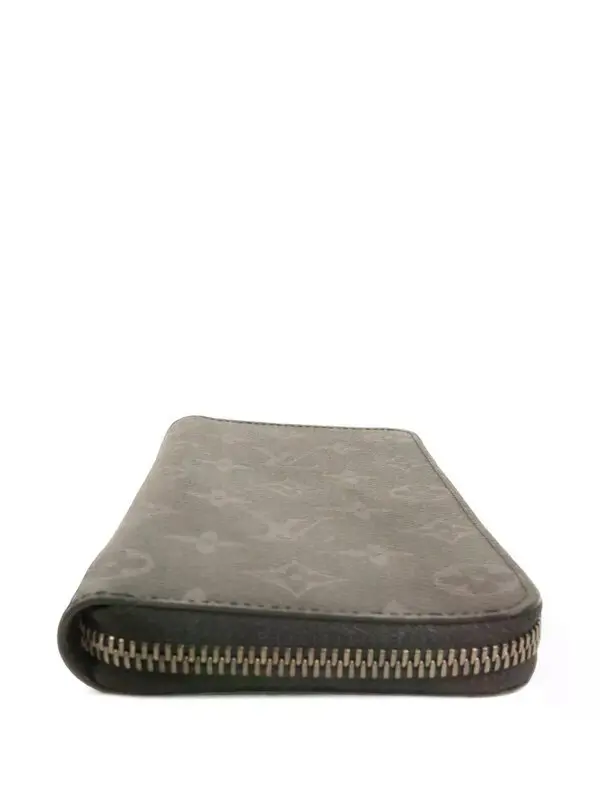 LOUIS VUITTON Monogram Eclipse Zippy Wallet