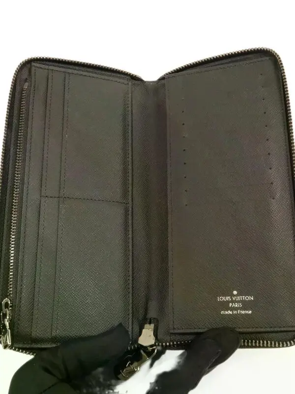LOUIS VUITTON Monogram Eclipse Zippy Wallet