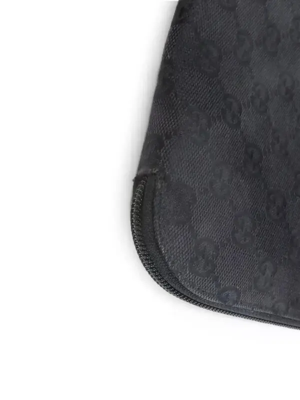 Gucci Gg Supreme Clutch Bag