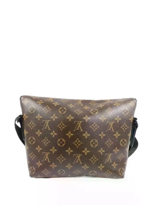 LOUIS VUITTON Monogram Macassar Magnetic Messenger Bag
