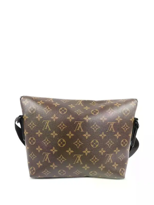 LOUIS VUITTON Monogram Macassar Magnetic Messenger Bag