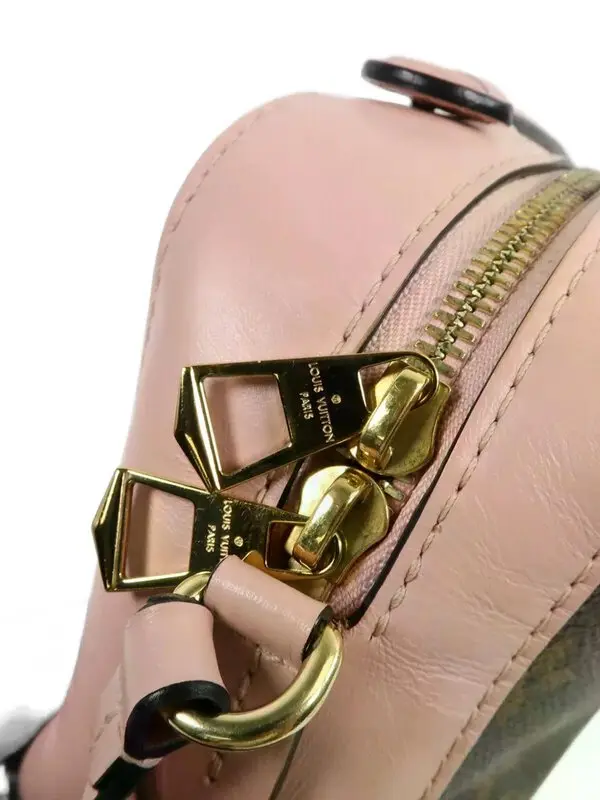LOUIS VUITTON Saintonge Monogram Cross Body Bag - Brown