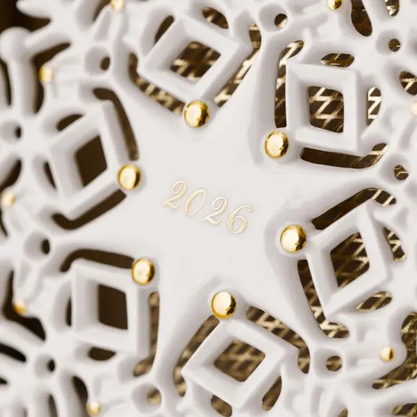 VILLEROY & BOCH Christmas Classics 2026 Snowflake Ornament