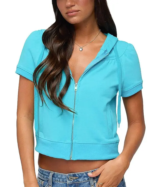 EDIKTED Daisi Short Sleeve Hoodie Top