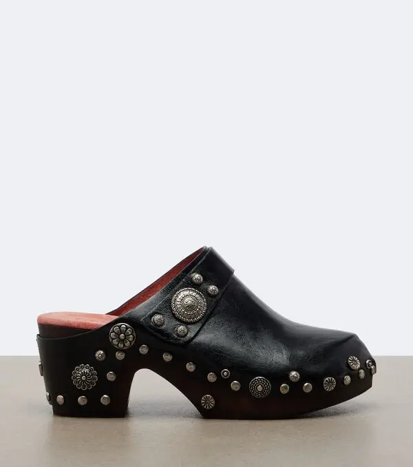 Chloé Talis Studded Leather Clogs