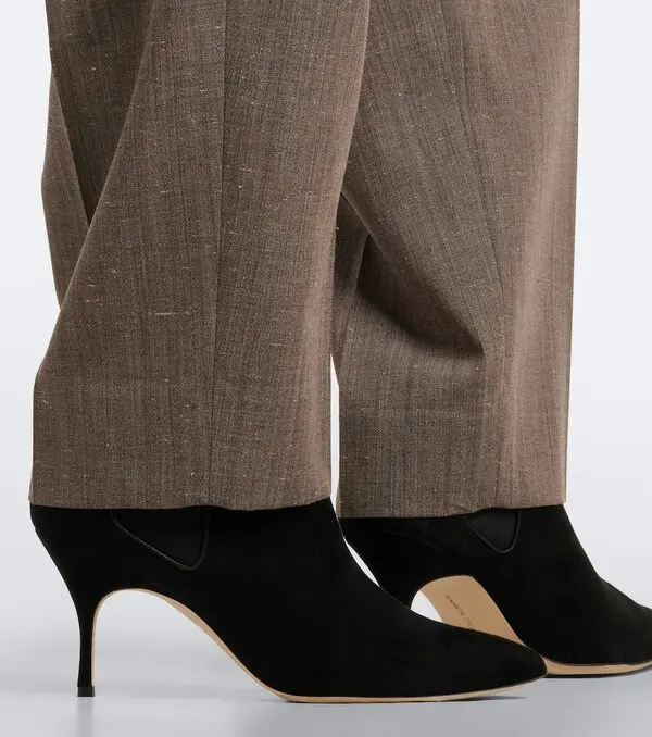 Manolo Blahnik Dildi Suede Ankle Boots