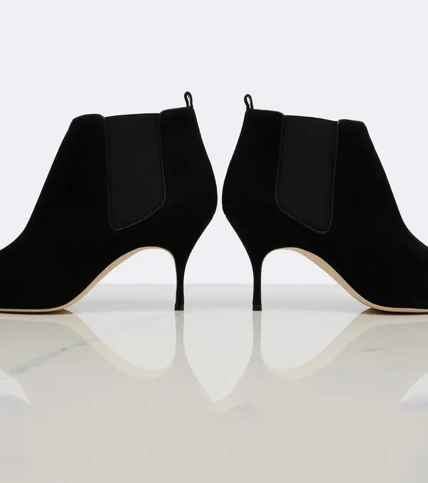 Manolo Blahnik Dildi Suede Ankle Boots