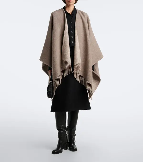 Fendi Reversible Wool And Cashmere Poncho - Beige
