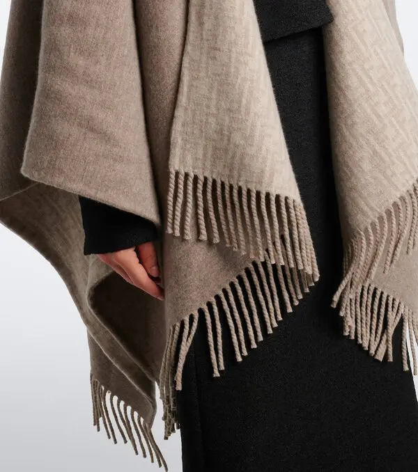 Fendi Reversible Wool And Cashmere Poncho - Beige