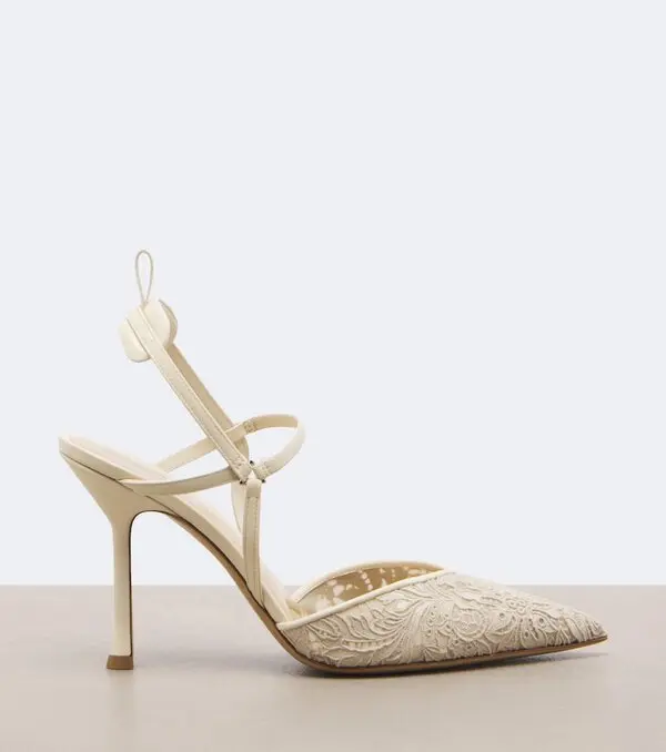 Fendi Colibrì Floral Lace Slingback Pumps - Beige