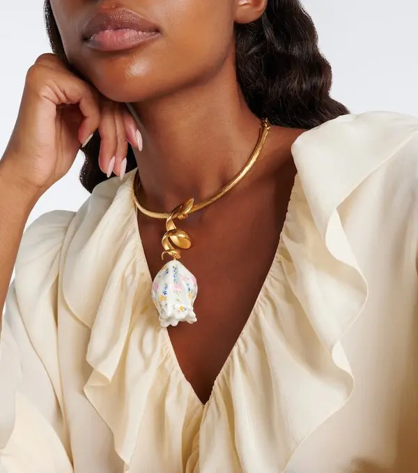 Chloé Floral Pendant Necklace