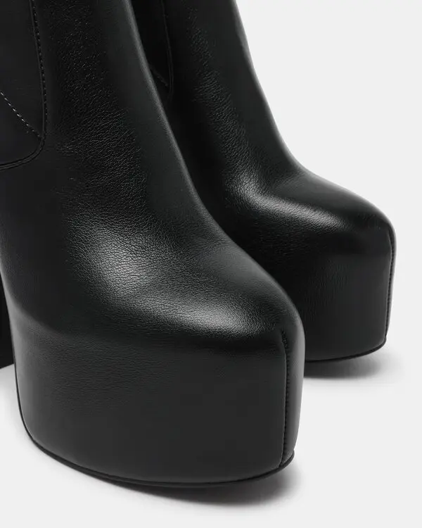 Steve Madden Scratch Boot & Luxxar Bag Bundle
