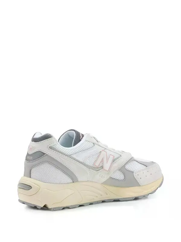NEW BALANCE 880r Shoes - White