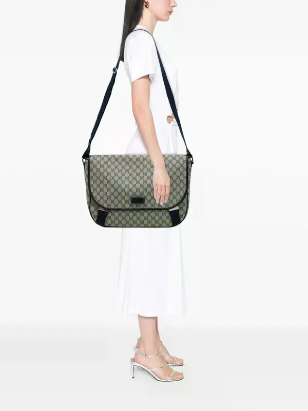Gucci 2016-2026 Gg Supreme Messenger Bag Crossbody Bag