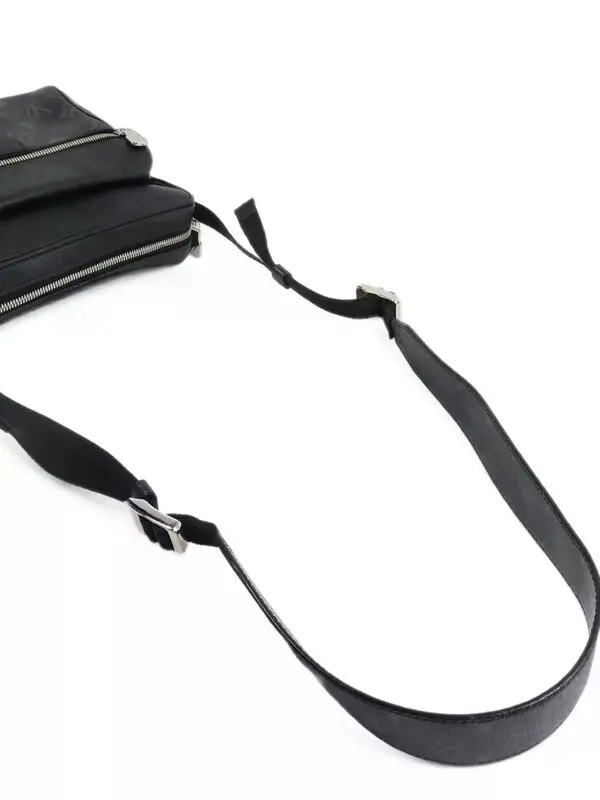 LOUIS VUITTON Outdoor Monogram Eclipse Messenger Bag - Black