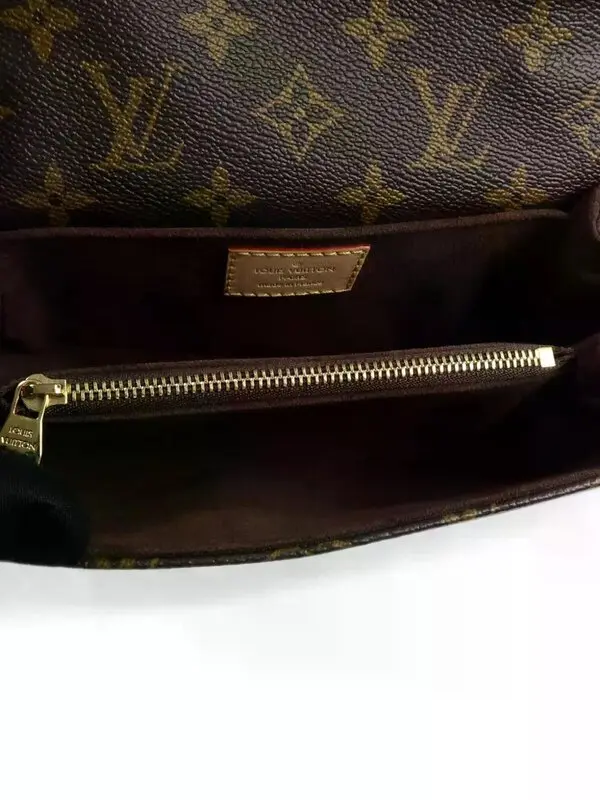 LOUIS VUITTON Pochette Metis Monogram Tote Bag