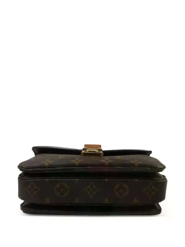 LOUIS VUITTON Pochette Metis East West Shoulder Bag