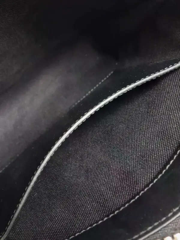 Gucci Gg Supreme Messenger Bag