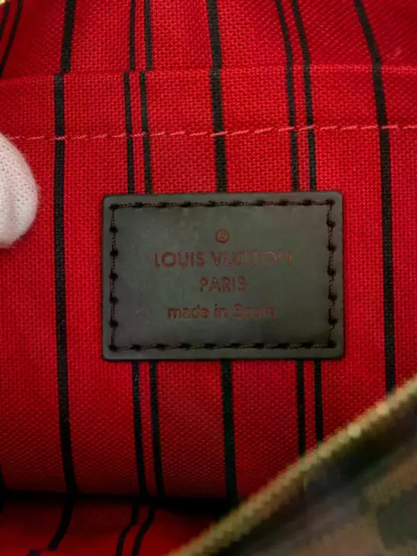 LOUIS VUITTON 2009 Damier Ebene Neverfull Mm Pouch
