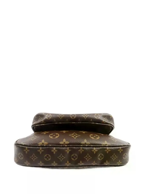 LOUIS VUITTON Multi Pochette Accessoires Monogram Shoulder Bag