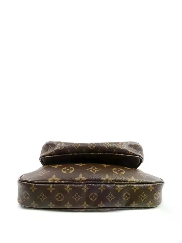 LOUIS VUITTON Multi Pochette Accessoires Monogram Shoulder Bag