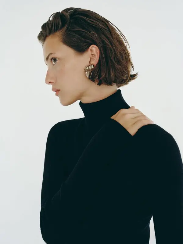 REFORMATION Ophelia Tissue Cashmere Turtleneck - Black