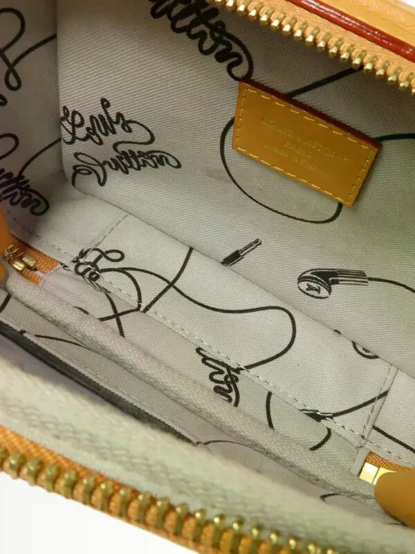 LOUIS VUITTON Monogram Baladeur Messenger Bag