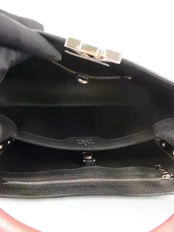 LOUIS VUITTON Capucines Mm Shoulder Bag