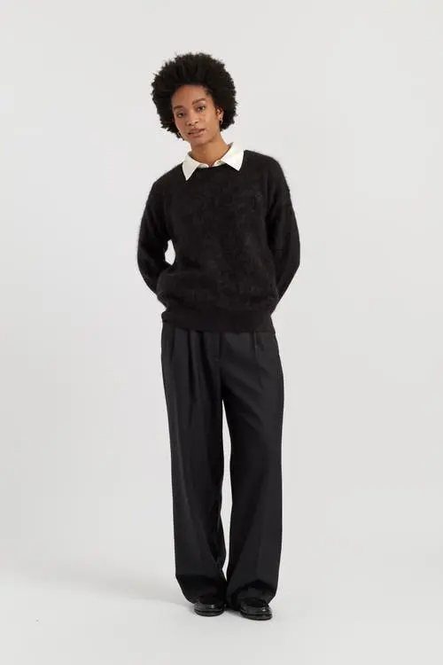 Chinti & Parker Brushed Cashmere Crew Neck Sweater - Black